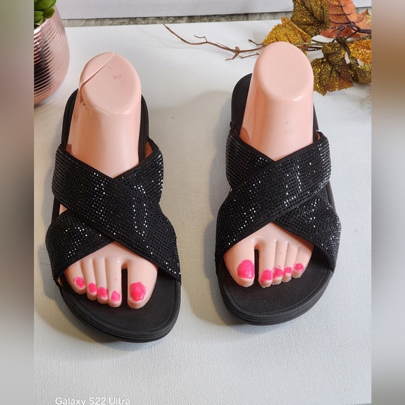 Fitflop | Shoes | Fitflop Black Crossstrap Sandals With Platform Sole ...